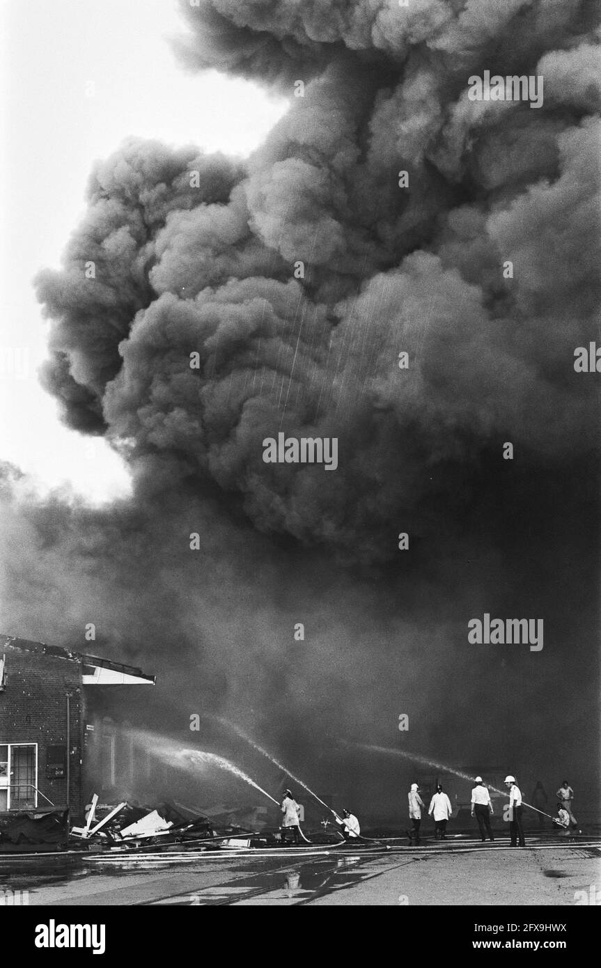 Fire in Rotterdam port, fire department during extinguishing work, 26 ...
