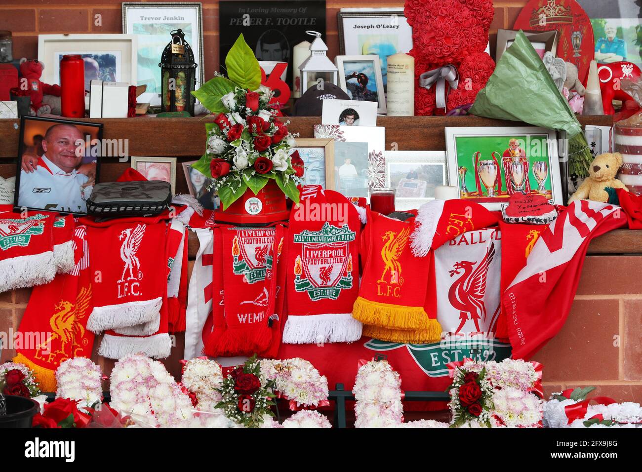 Hillsborough memorial anfield 2021 hi-res stock photography and images ...