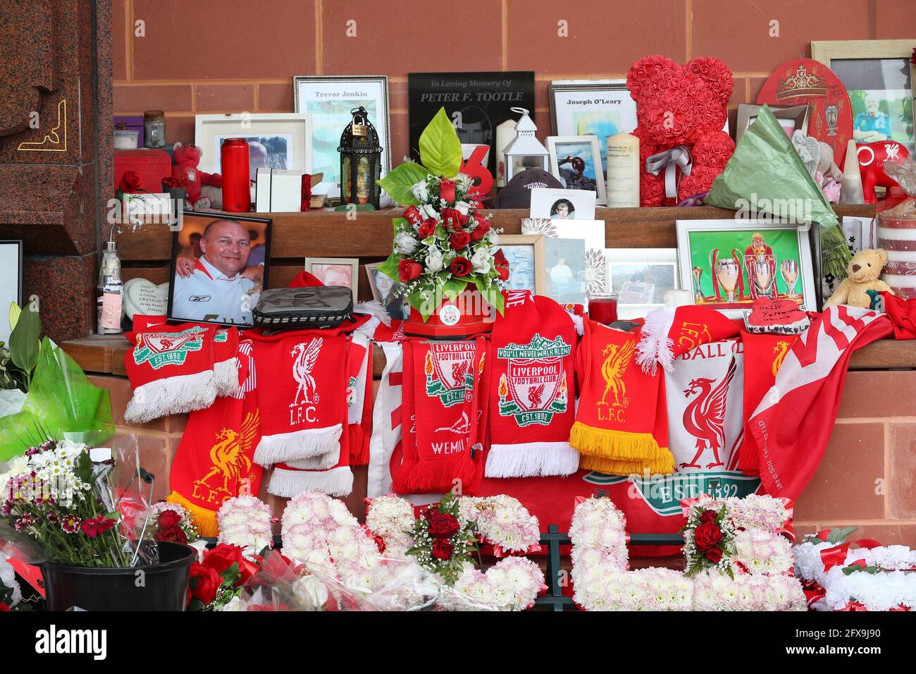 Hillsborough memorial anfield 2021 hi-res stock photography and images ...