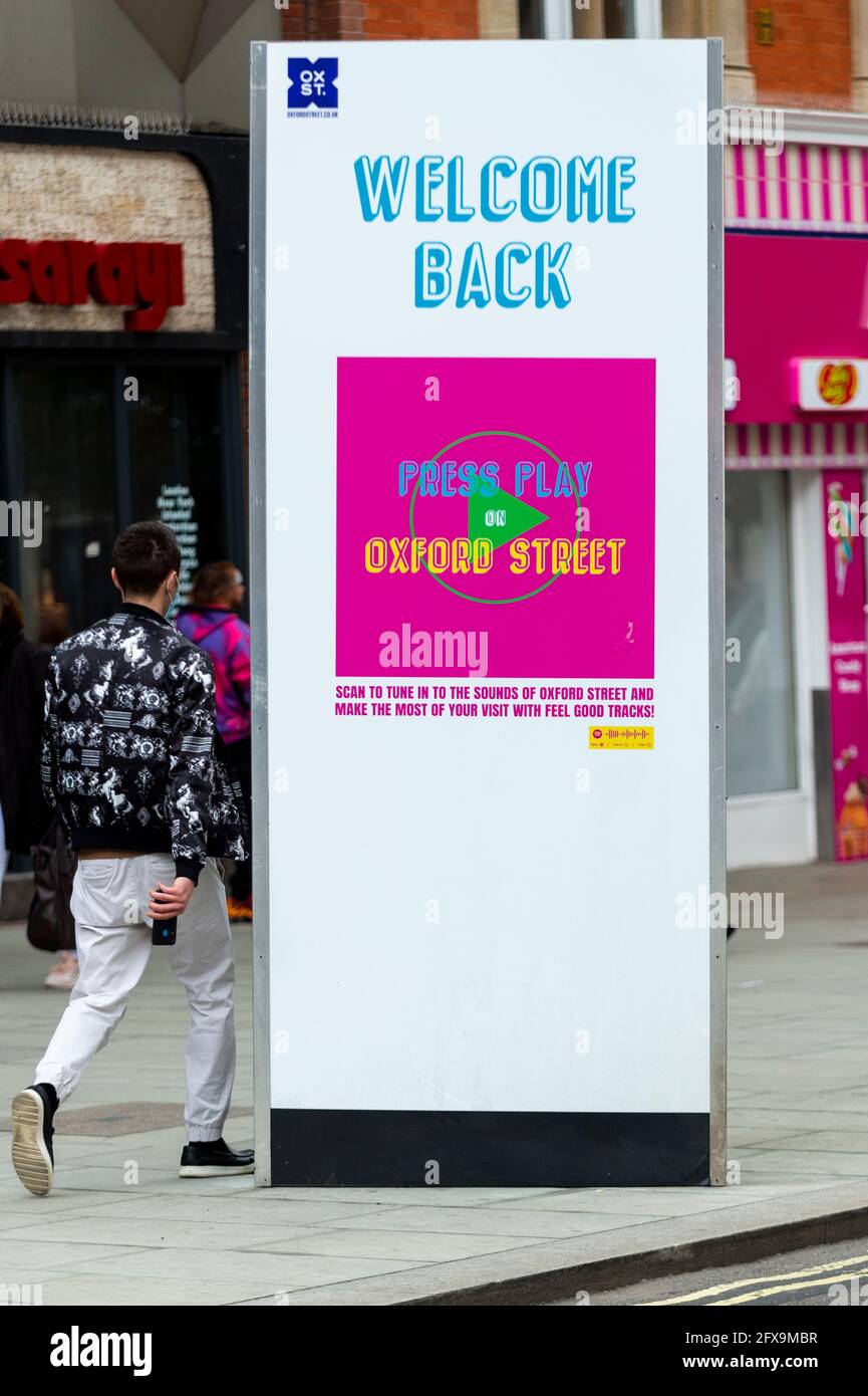 Welcome back to oxford street sign hi-res stock photography and images ...