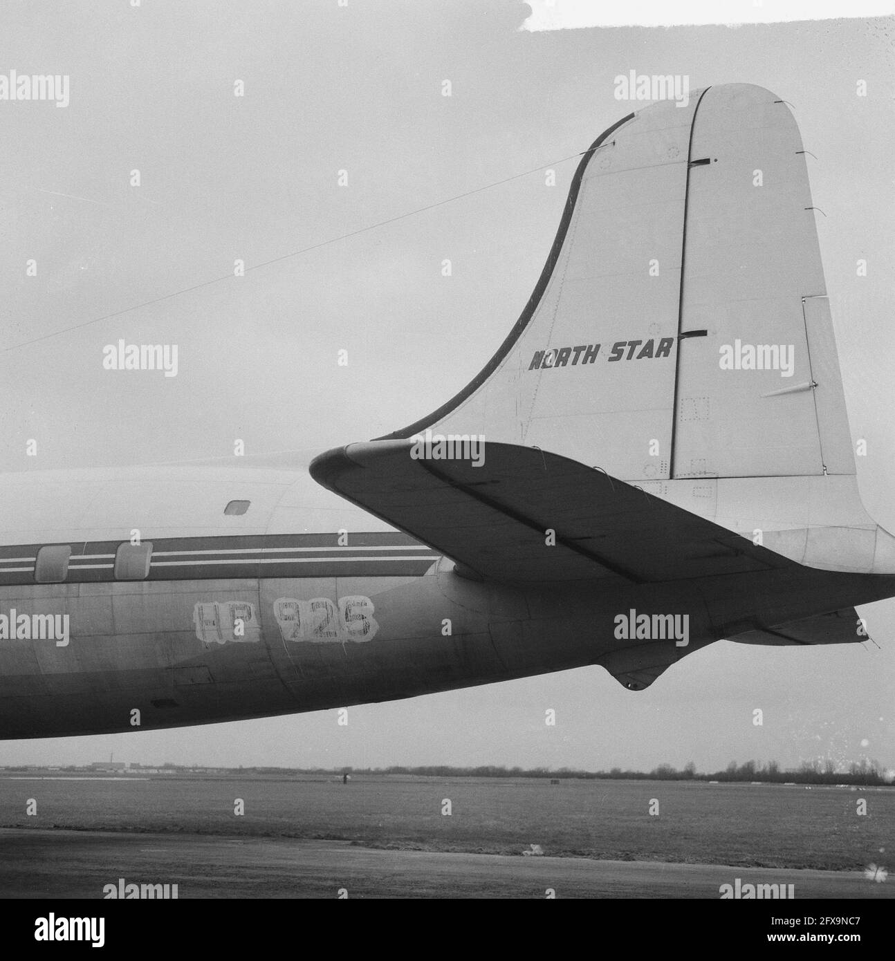 Weapons smuggling affair, the plane the North Star at Schiphol Airport ...