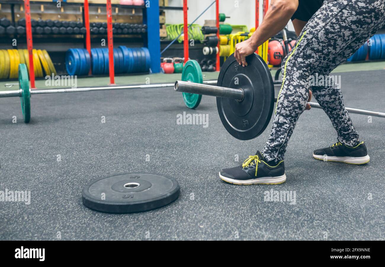 Crouching legs hi-res stock photography and images - Alamy