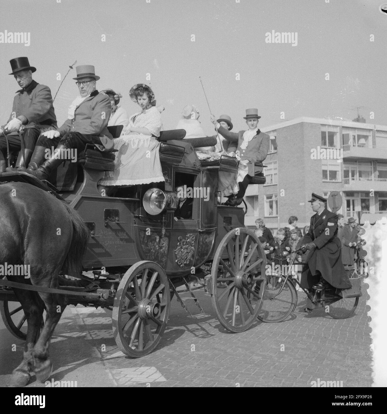 Old english stagecoach Black and White Stock Photos & Images - Alamy