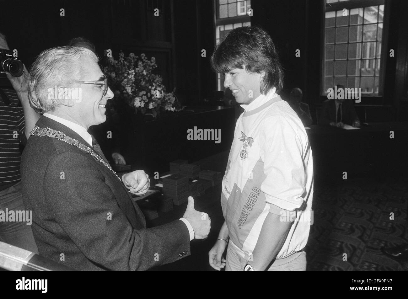 Mayor Polak with Lisette Sevens, captain of the women's hockey team ...