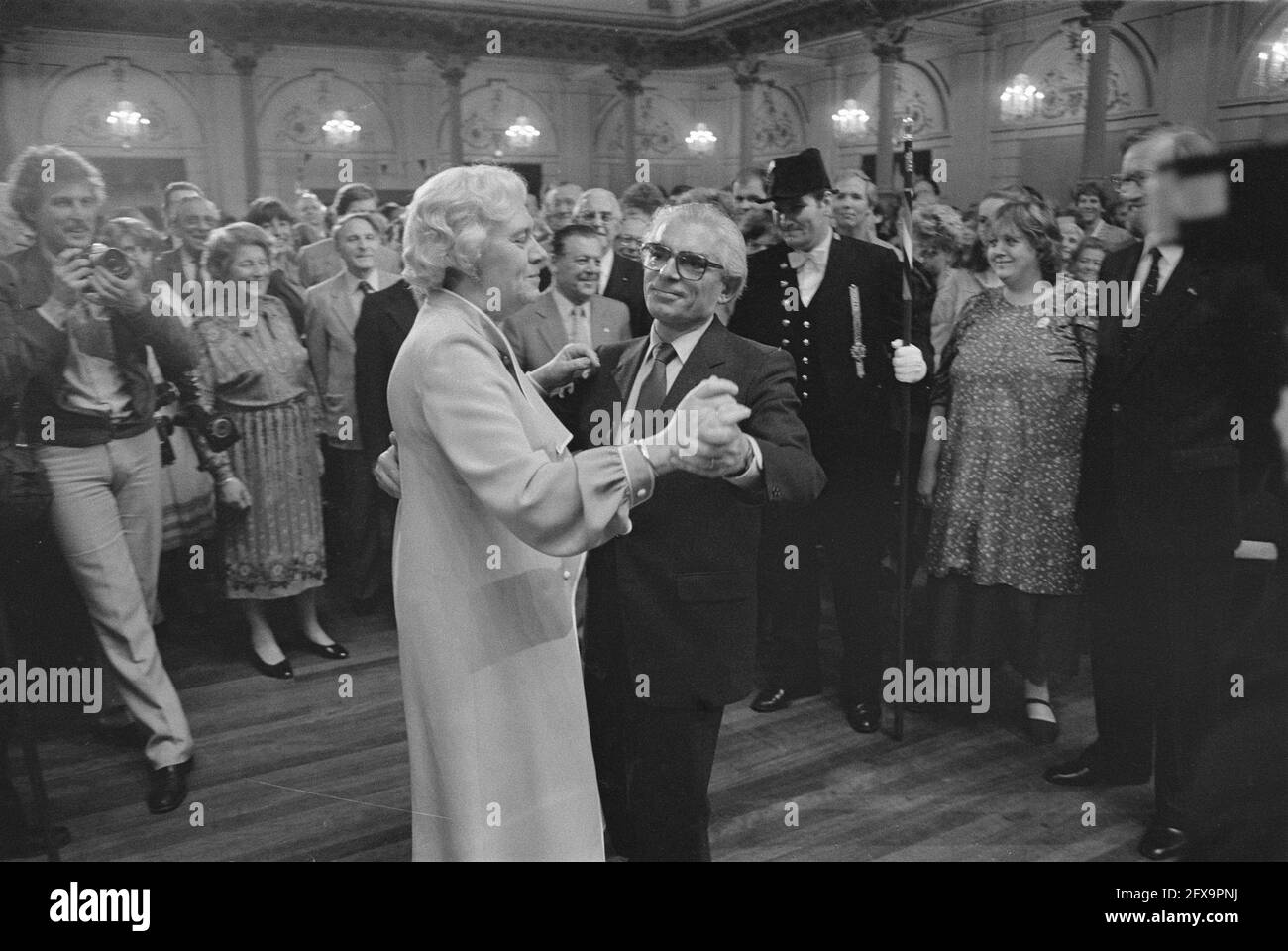 Mayor polak dances hi-res stock photography and images - Alamy