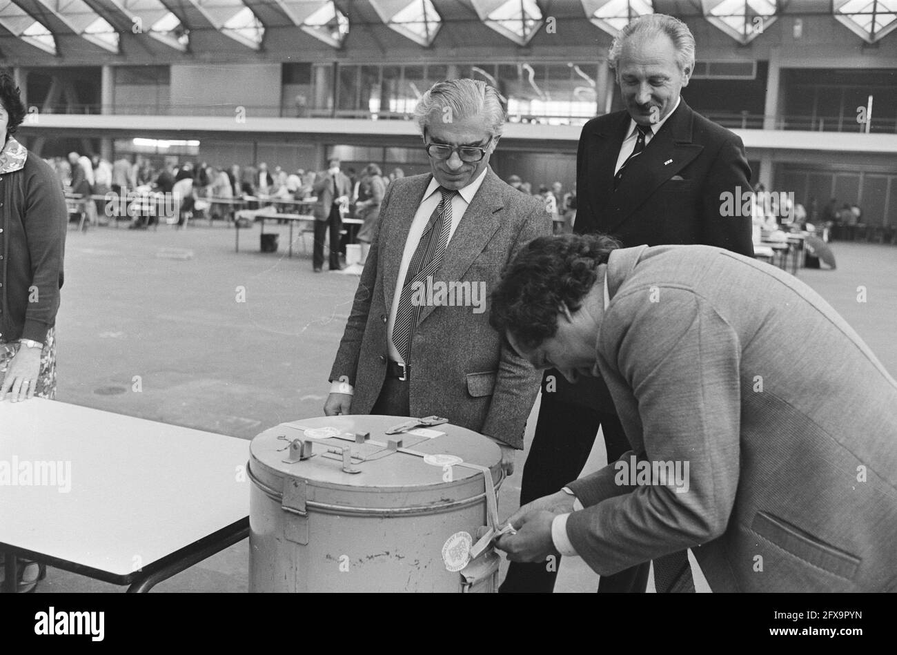 Mayor polak observes counting hi-res stock photography and images - Alamy