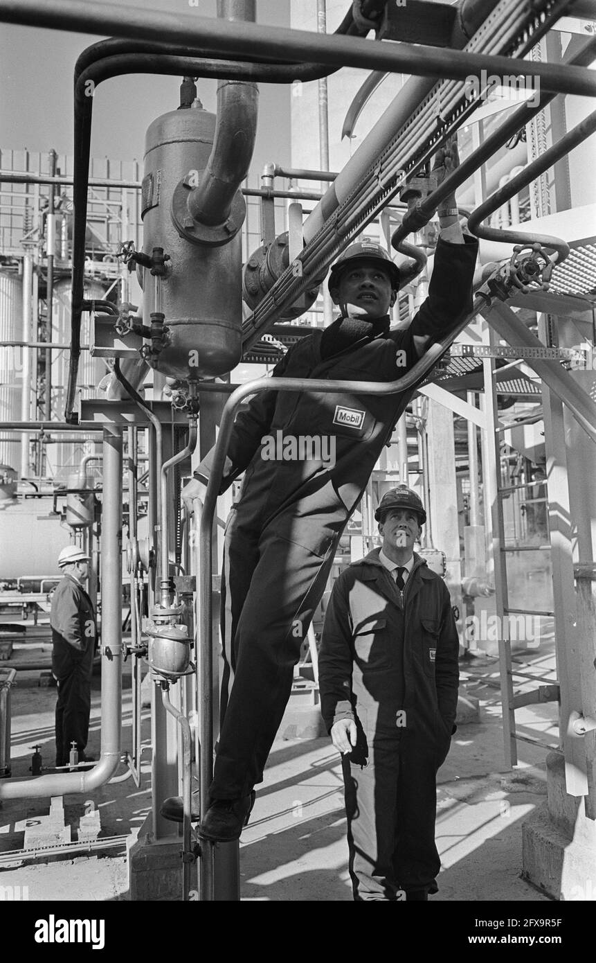 Mobil oil employees hi-res stock photography and images - Alamy