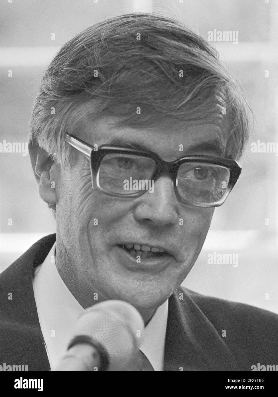 Kenneth murray Black and White Stock Photos & Images - Alamy