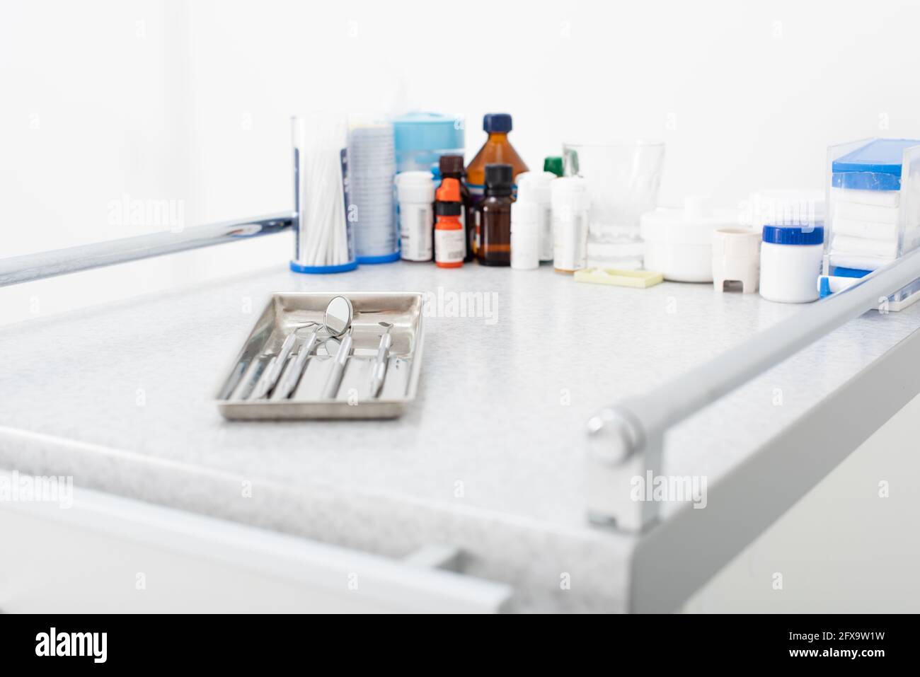 Medical table hi-res stock photography and images - Alamy