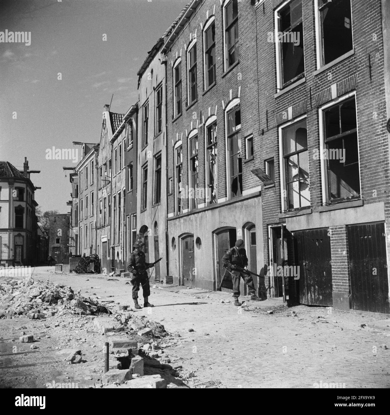 Canadian military search buildings hi-res stock photography and images ...