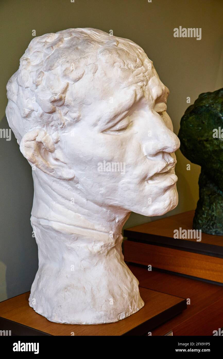 Bourgeois de paris hi-res stock photography and images - Alamy