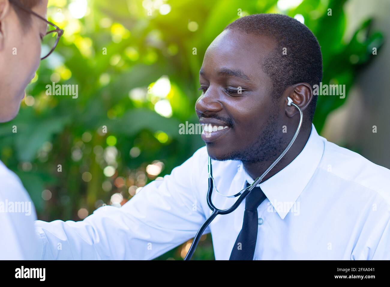 African doctors hi-res stock photography and images - Alamy