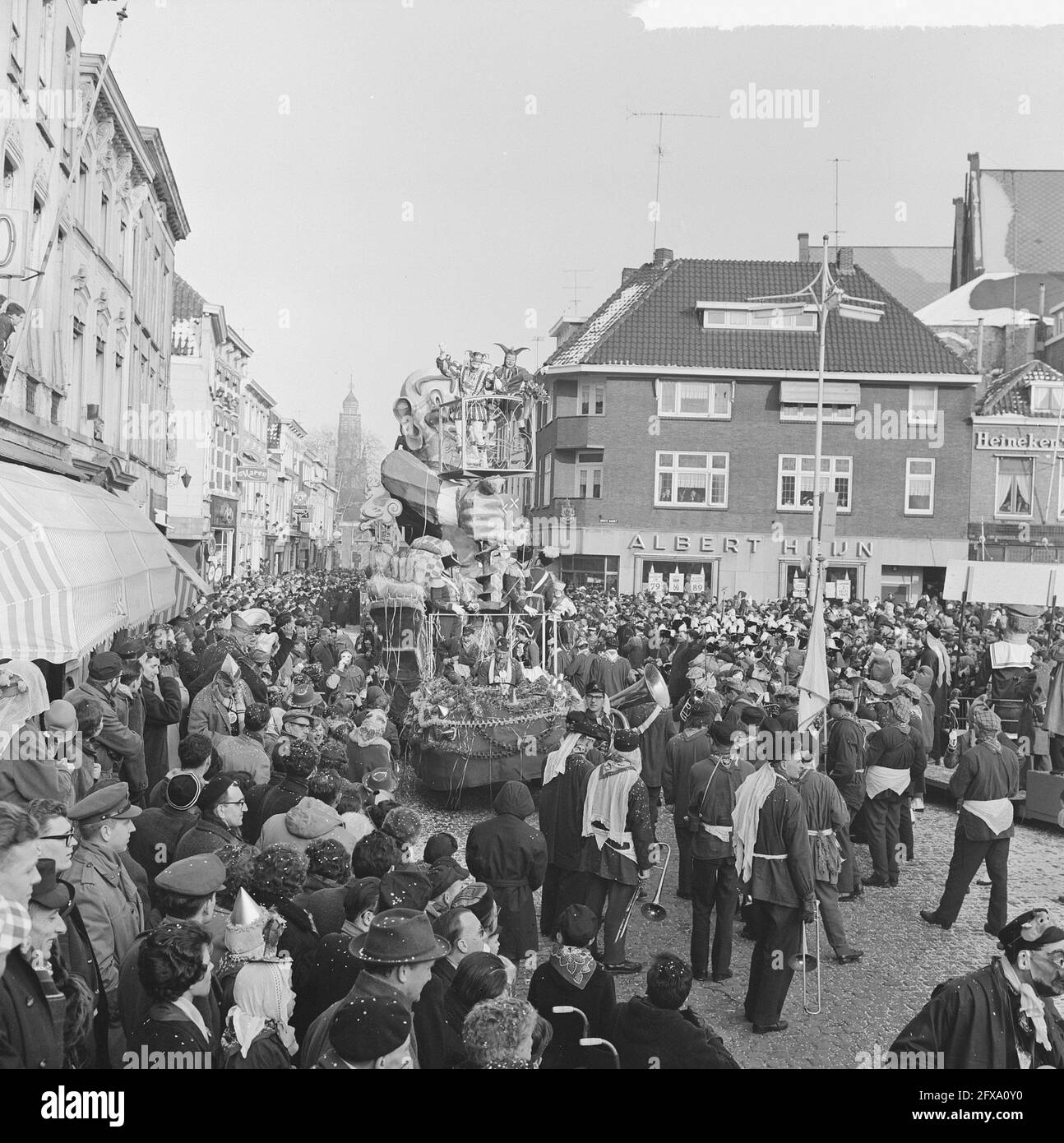 Carnival 1963. Prince Amadore 18 arrives in Den Bosch received by Mayor ...