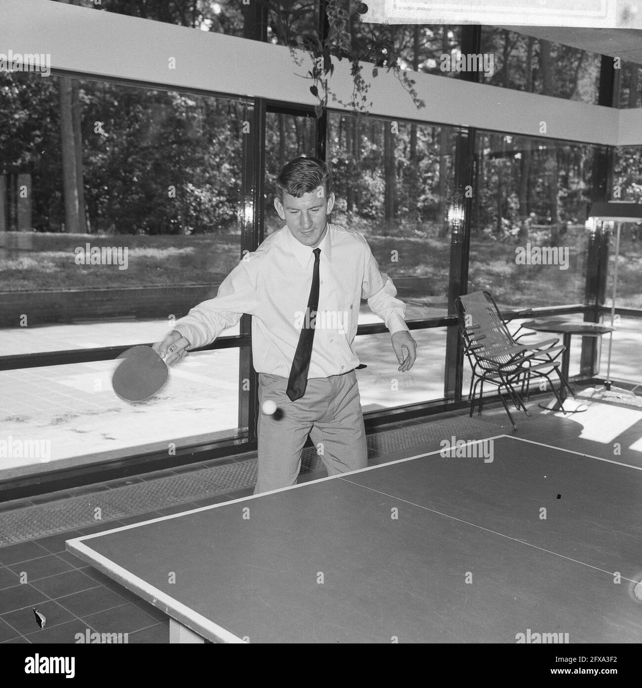 Co prins playing table tennis hi-res stock photography and images - Alamy