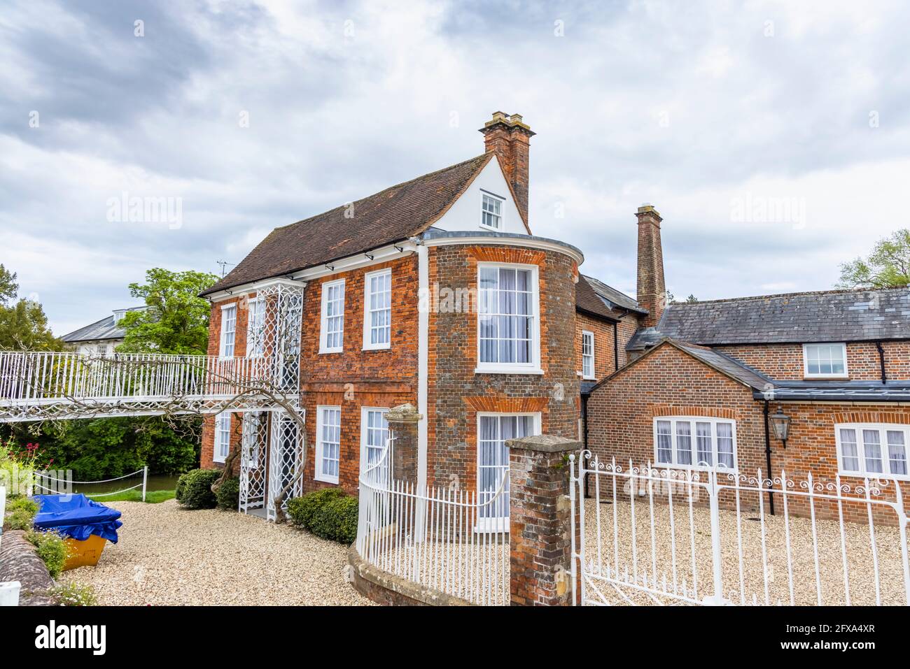 Unusual roadside house, Bridge House, with a bridge entrance in High ...