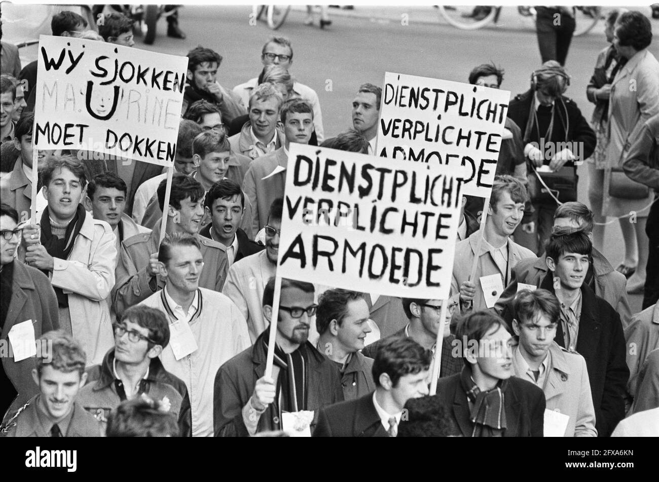 Conscripted soldiers demonstrate hi-res stock photography and images ...