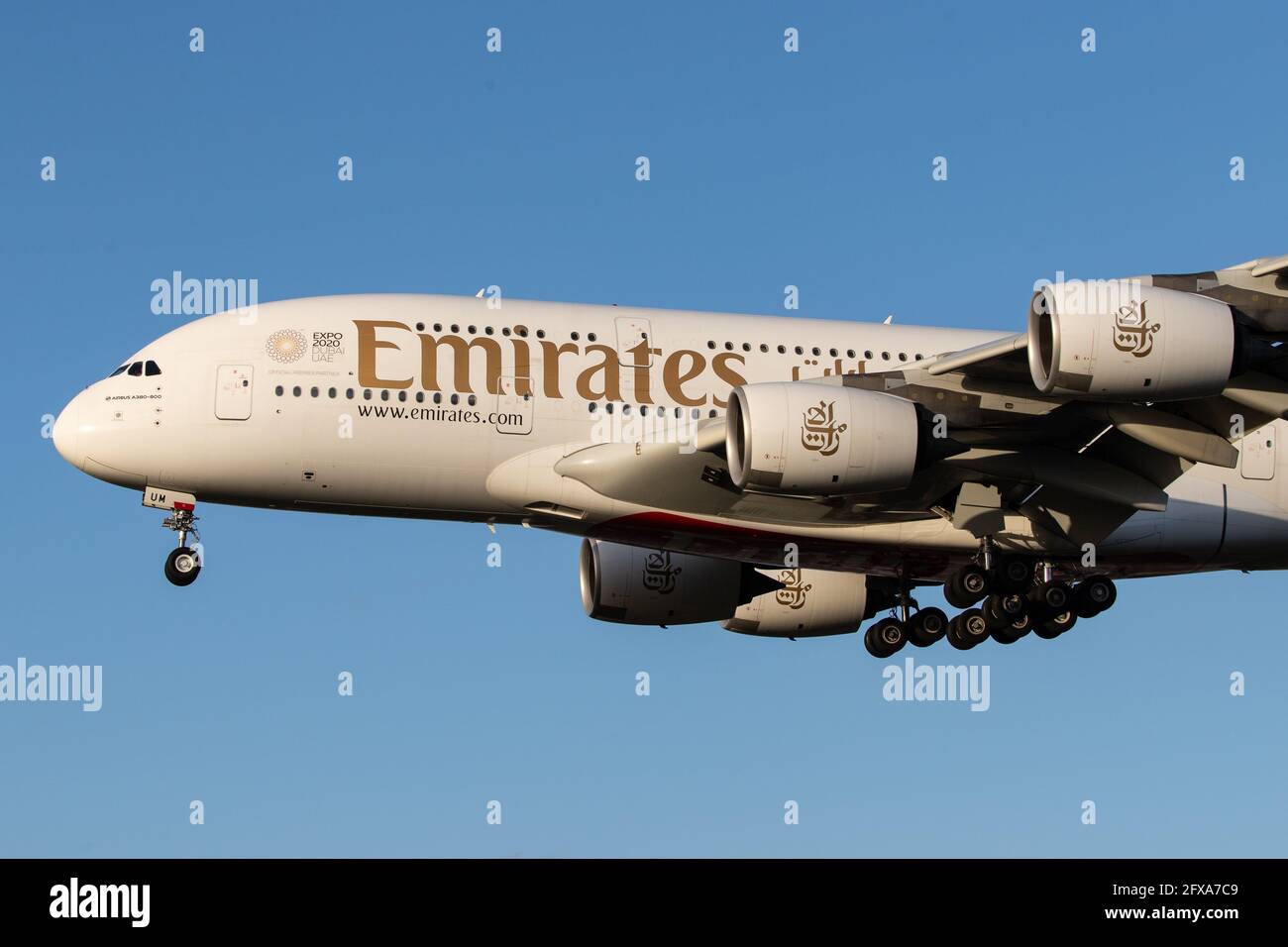 Emirates airbus a388 hi-res stock photography and images - Alamy