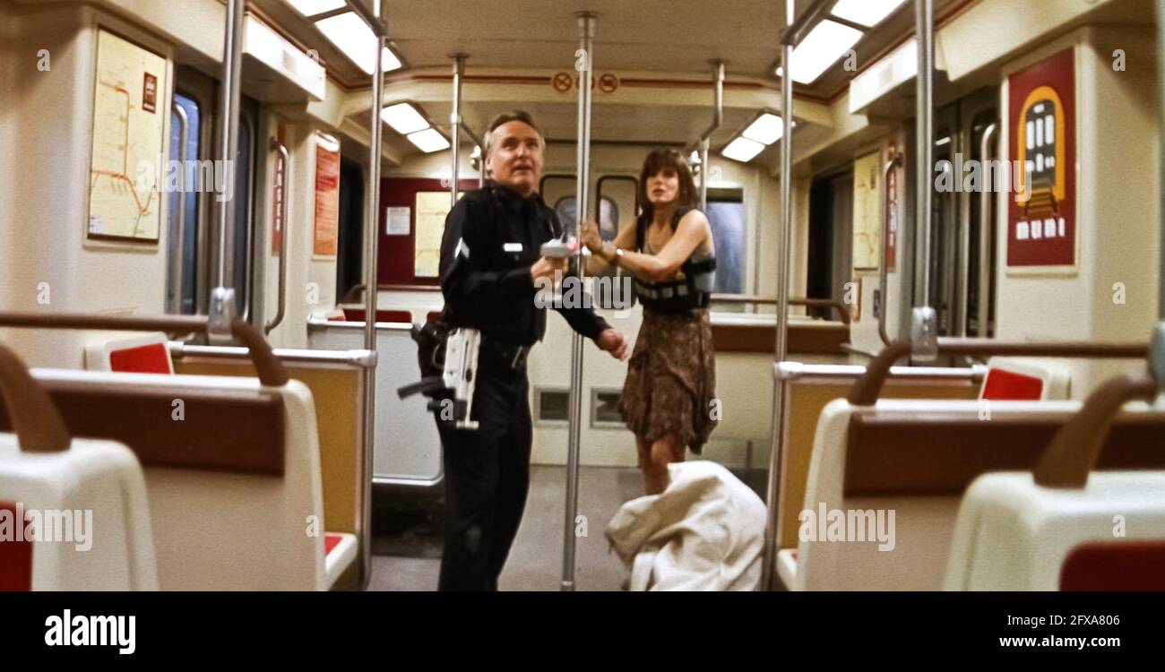 USA. Sandra Bullock and Dennis Hopper in a scene from the (C)Twentieth ...