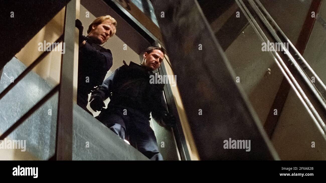 USA. Keanu Reeves and Jeff Daniels in a scene from the (C)Twentieth ...