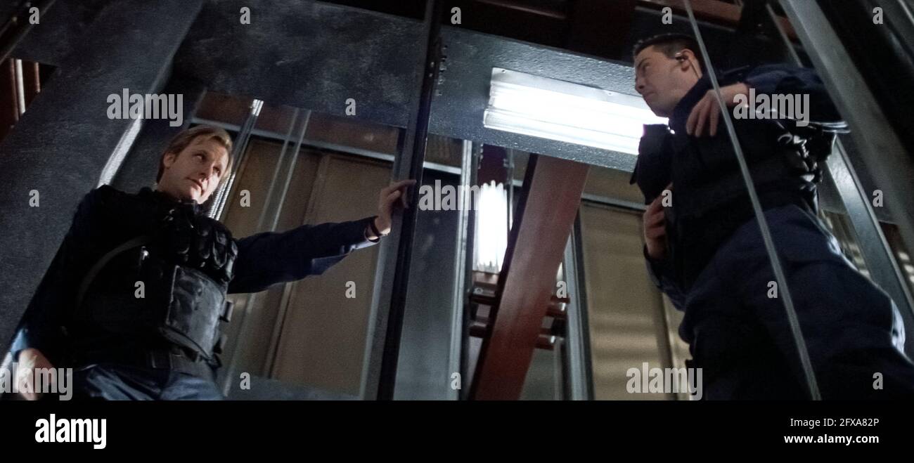 USA. Keanu Reeves and Jeff Daniels in a scene from the (C)Twentieth ...