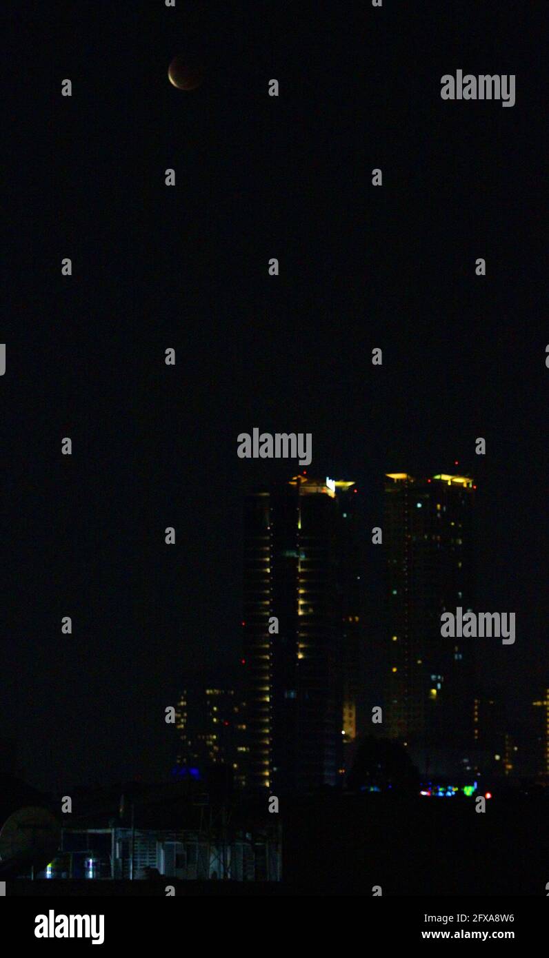 jakarta, DKI Jakarta, Indonesia. 26th May, 2021. Super blood moon ...