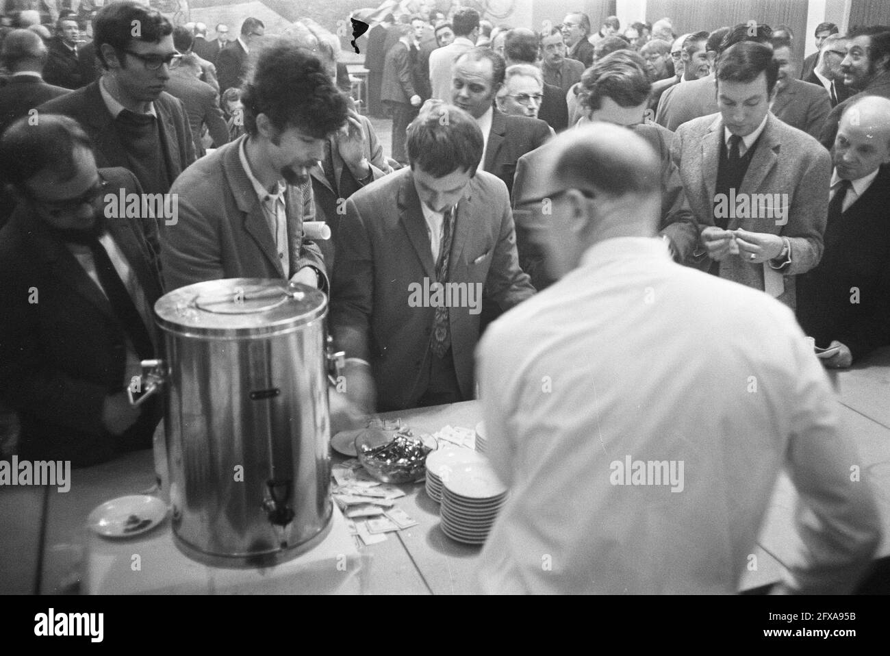 Employees fetching coffee hi-res stock photography and images - Alamy