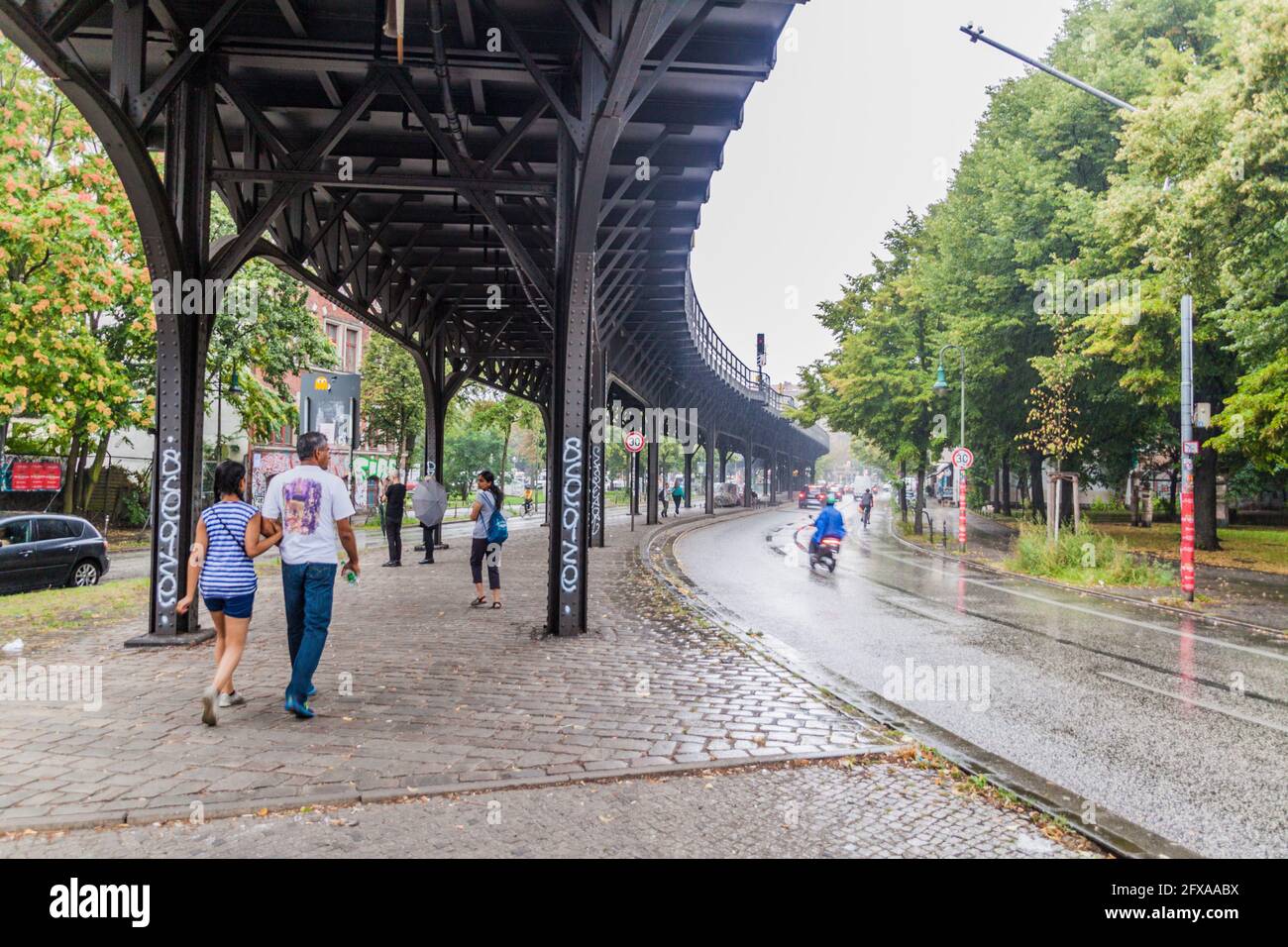 Elevated metro rail hi-res stock photography and images - Alamy