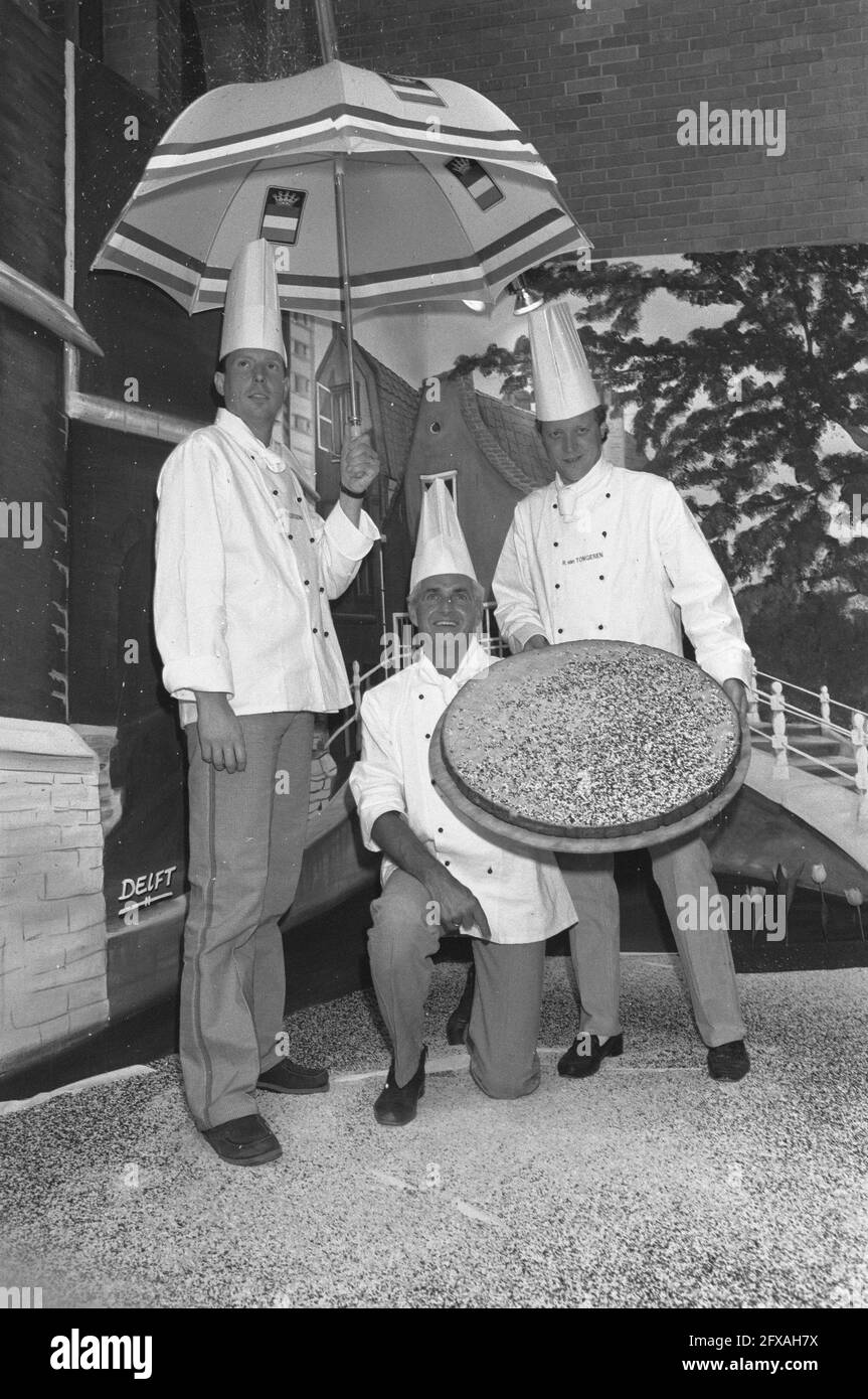 Three cooks pose hi-res stock photography and images - Alamy