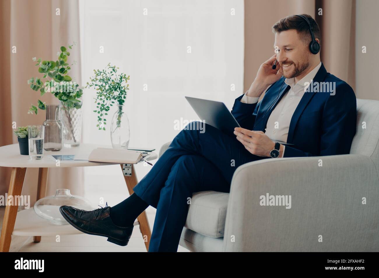 Distant work hi-res stock photography and images - Alamy