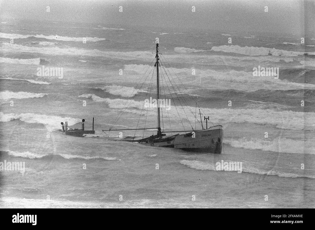 Coaster ships hi-res stock photography and images - Alamy