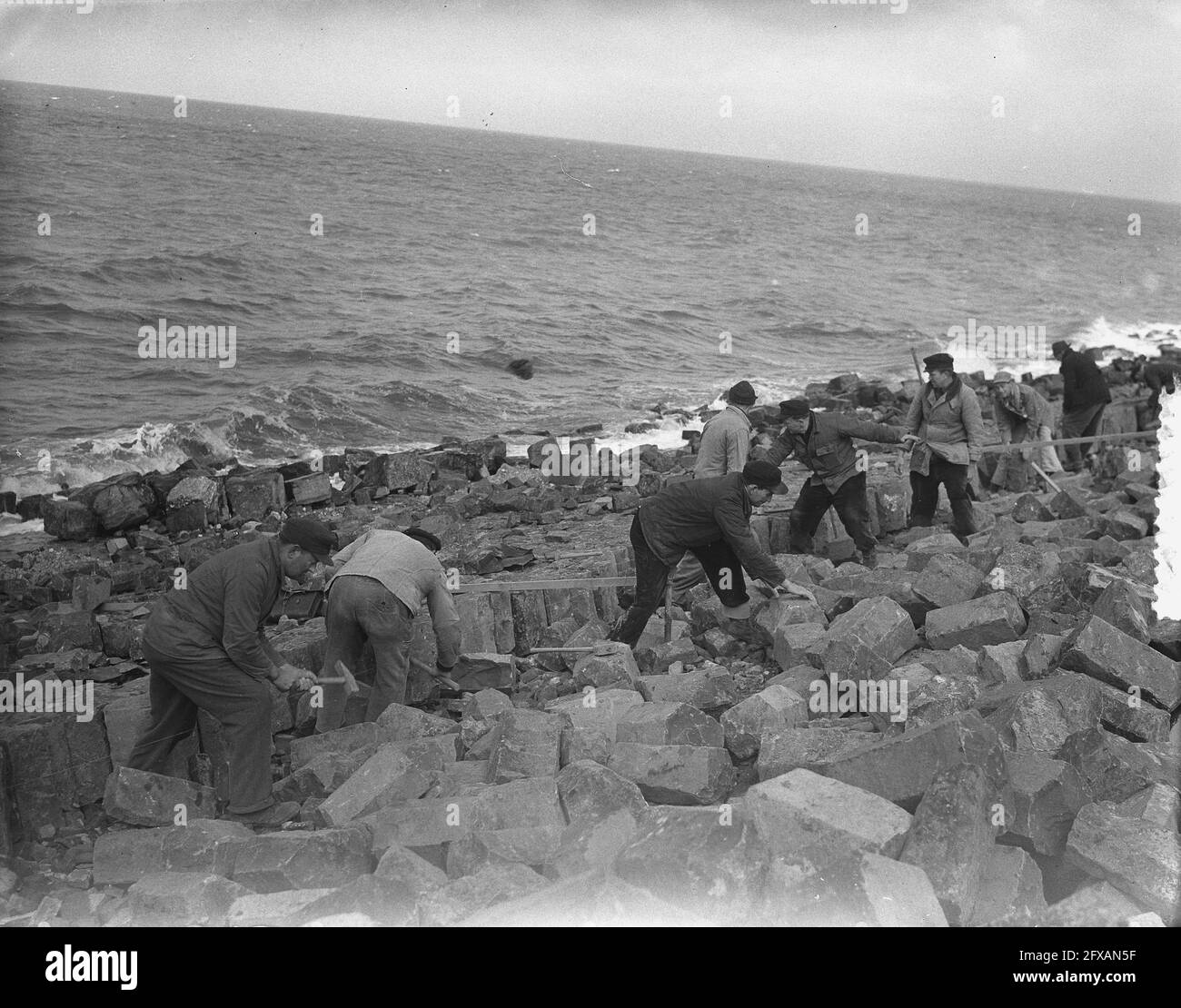 German brick setters working hi-res stock photography and images - Alamy