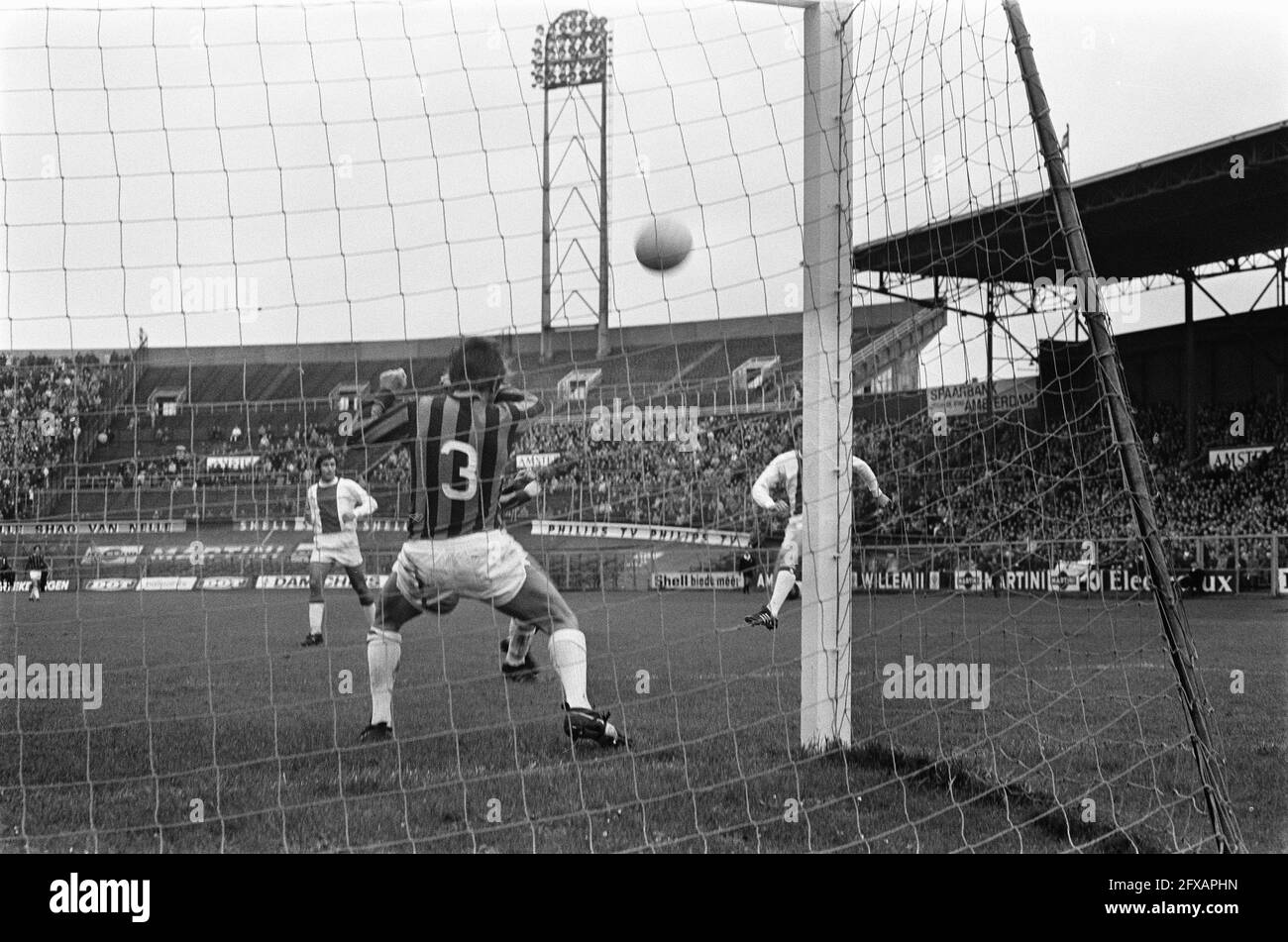 DWS v Ajax 0-2. Piet Keizer scores (half behind post), 16 November 1969 ...