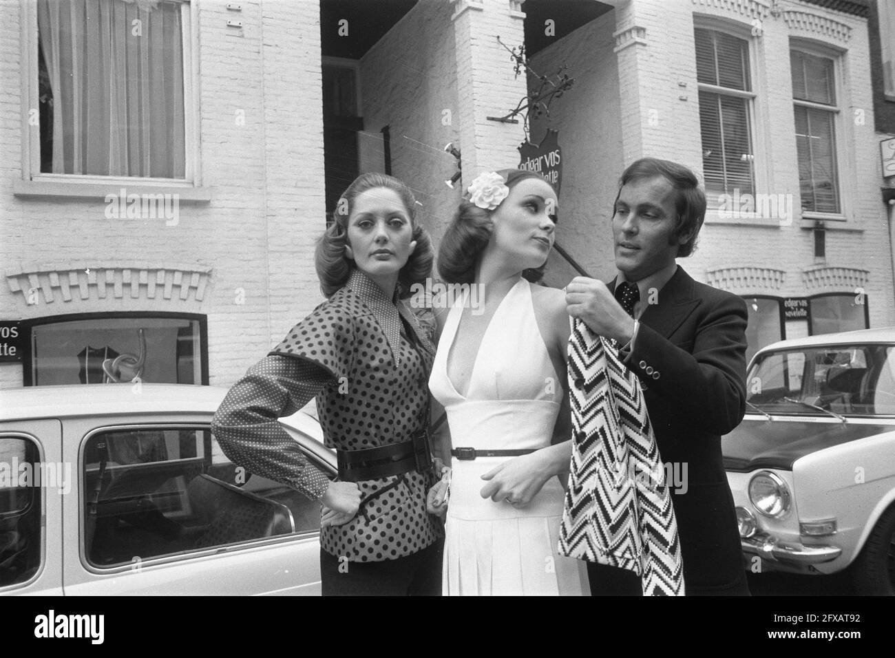 Vos helps mannequin hi-res stock photography and images - Alamy