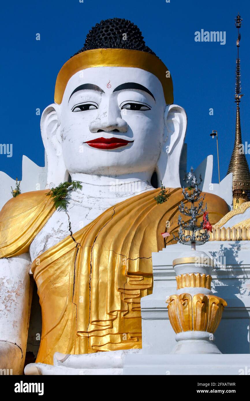 Yan aung nan aung hsu taung pri pagoda hi-res stock photography and ...