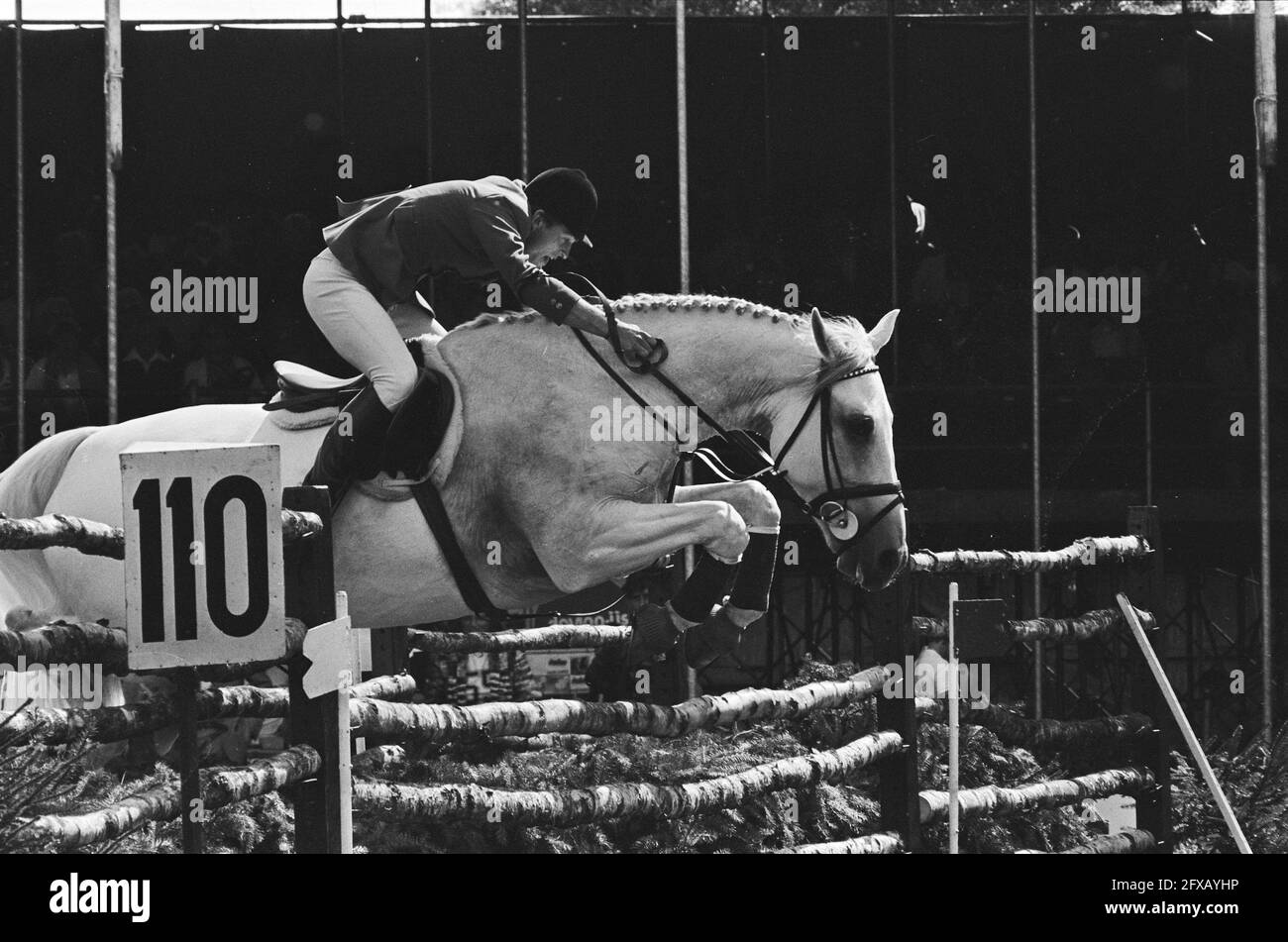 First CHIO in Rotterdam, prize Tourism; Henk Nooren with horse Cats ...