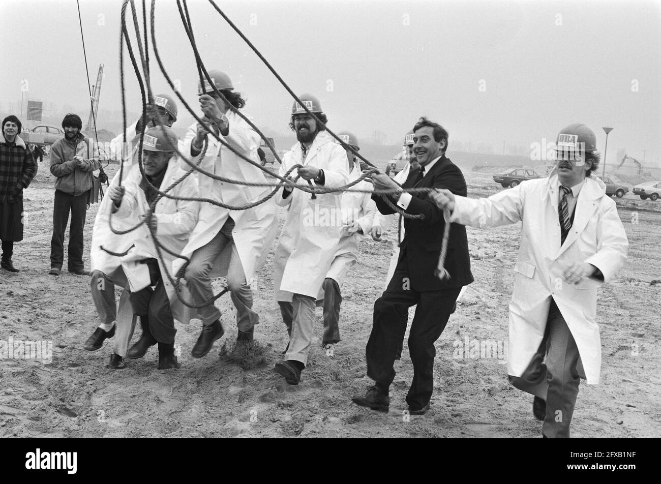 Hand piling rig hi-res stock photography and images - Alamy