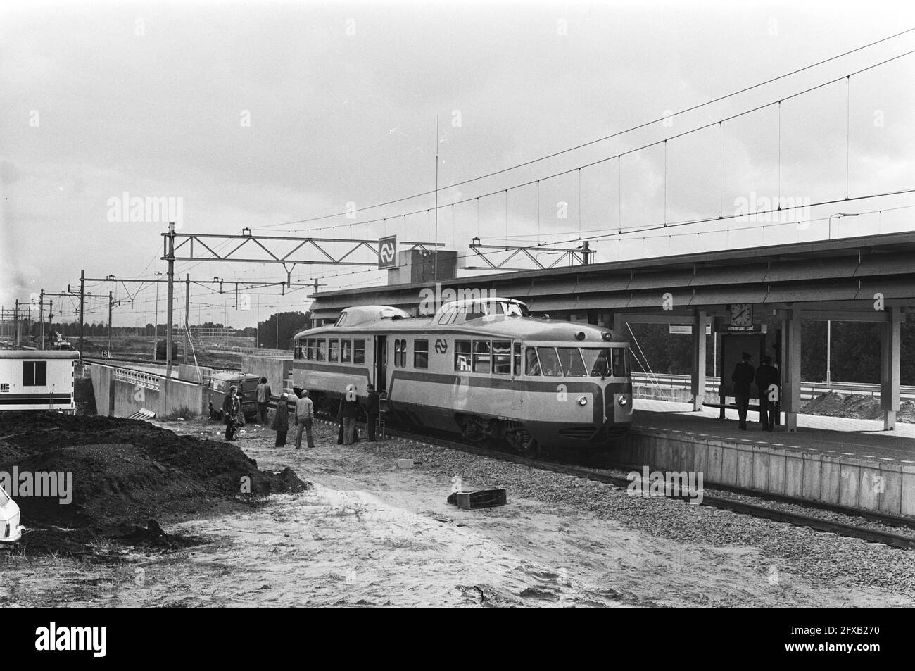 Parliament train Black and White Stock Photos & Images - Alamy