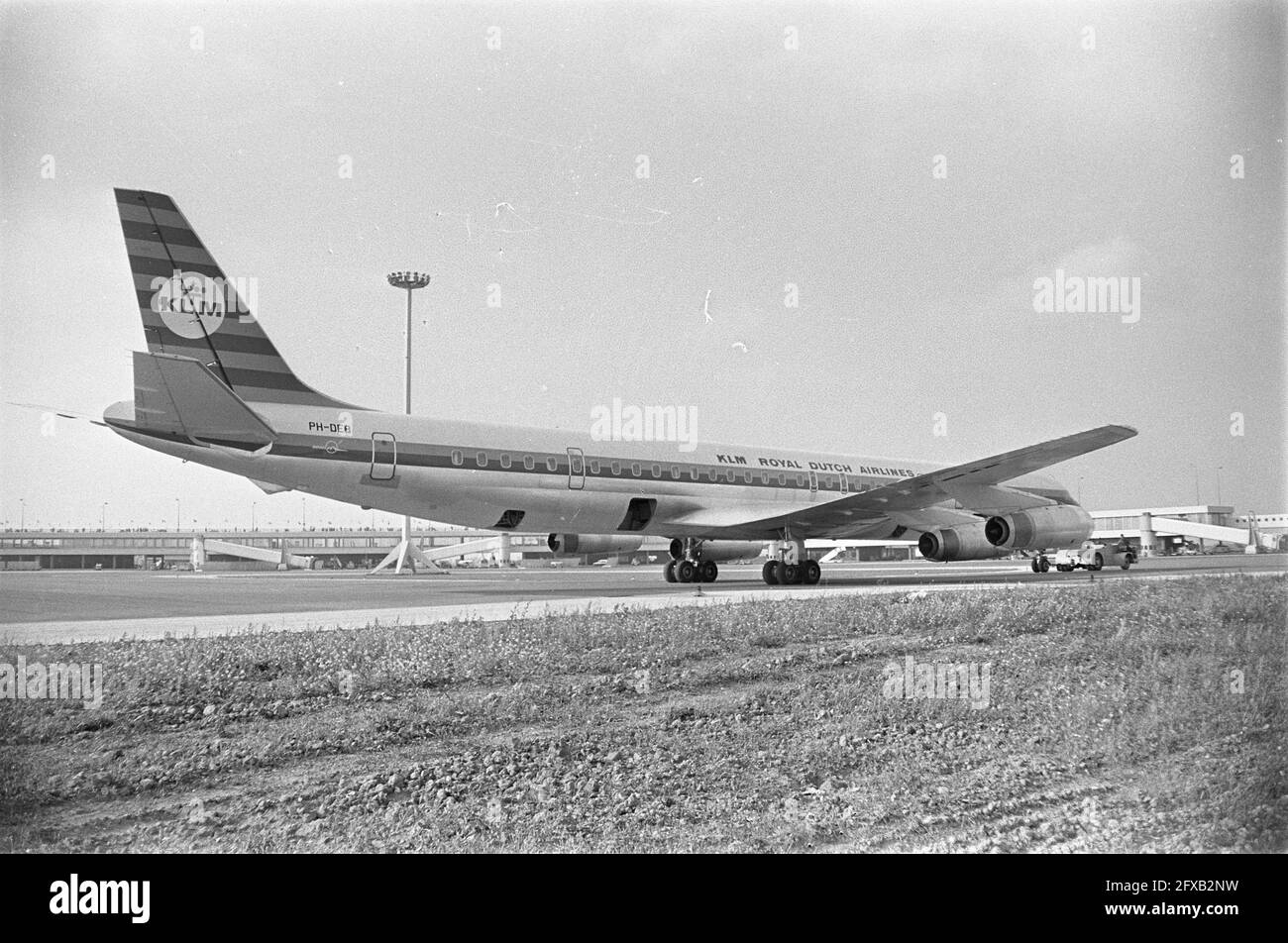 First Super DC 8 for KLM at Schiphol Airport, July 16, 1967, aircraft ...