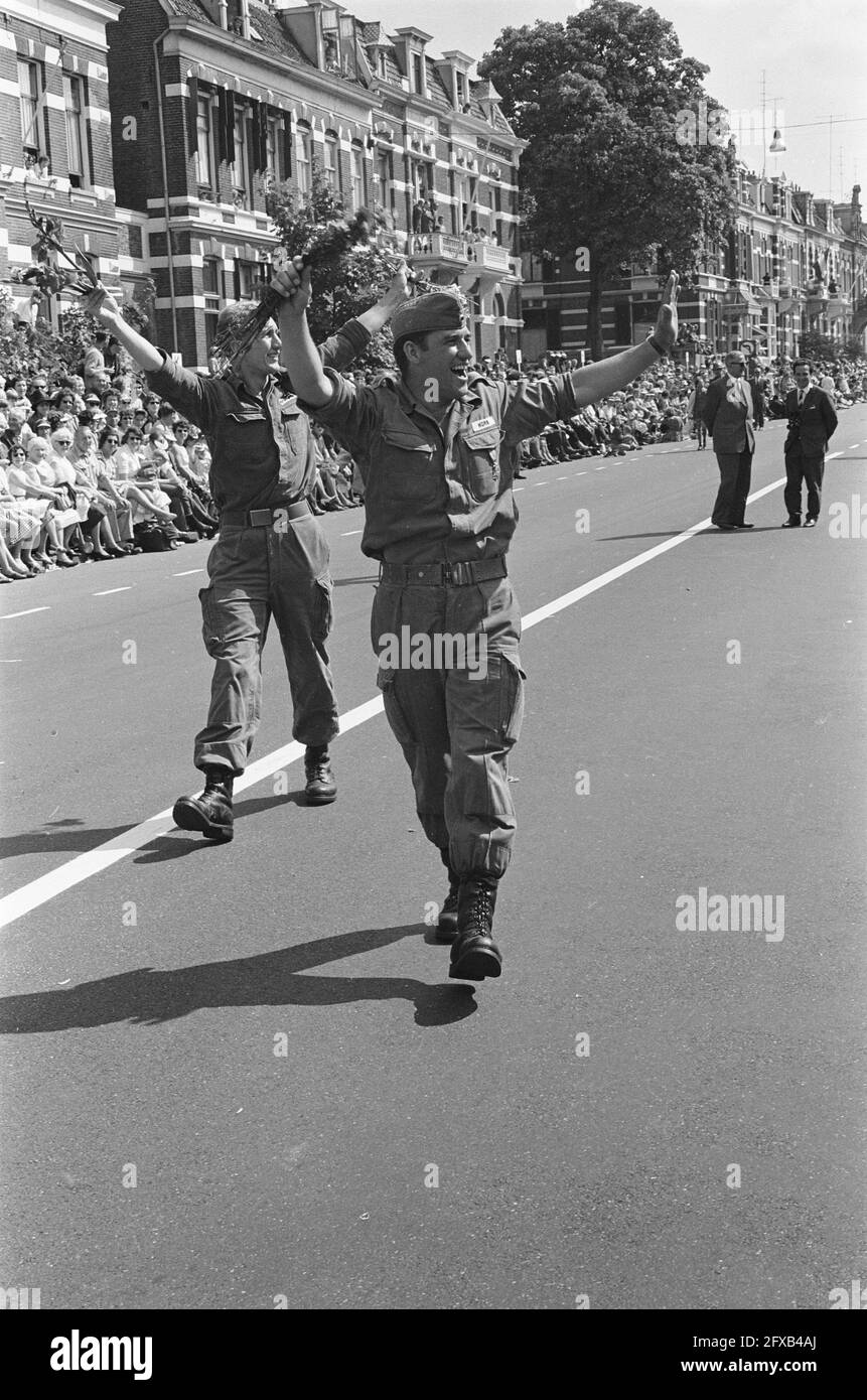 Two cheering soldiers enter hi-res stock photography and images - Alamy