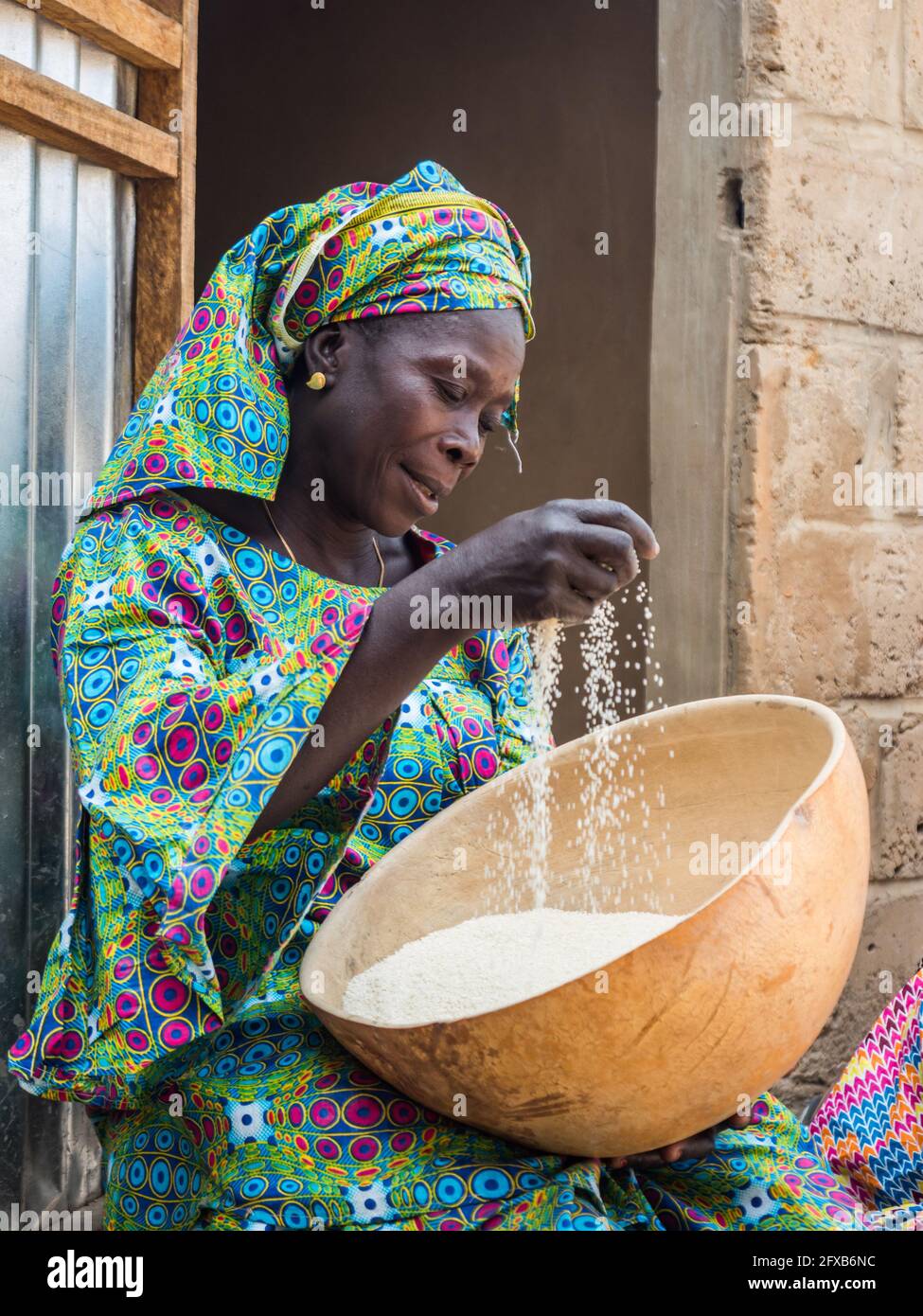 Woman portrait senegal hi-res stock photography and images - Alamy