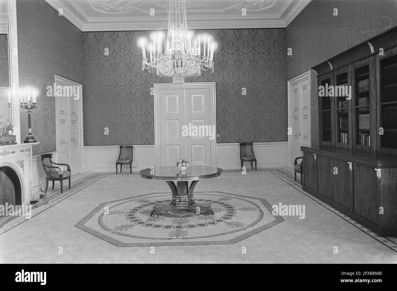 Large antechamber hi-res stock photography and images - Alamy