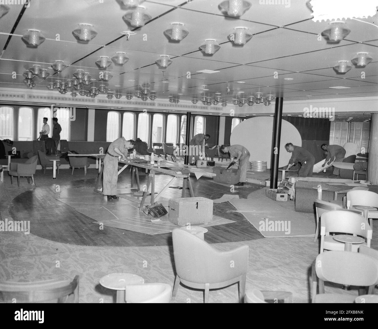 Rotterdam class hi-res stock photography and images - Alamy