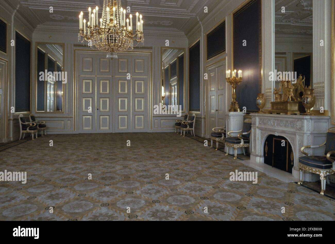 Interior of Noordeinde Palace, balcony hall, September 7, 1984, palaces ...