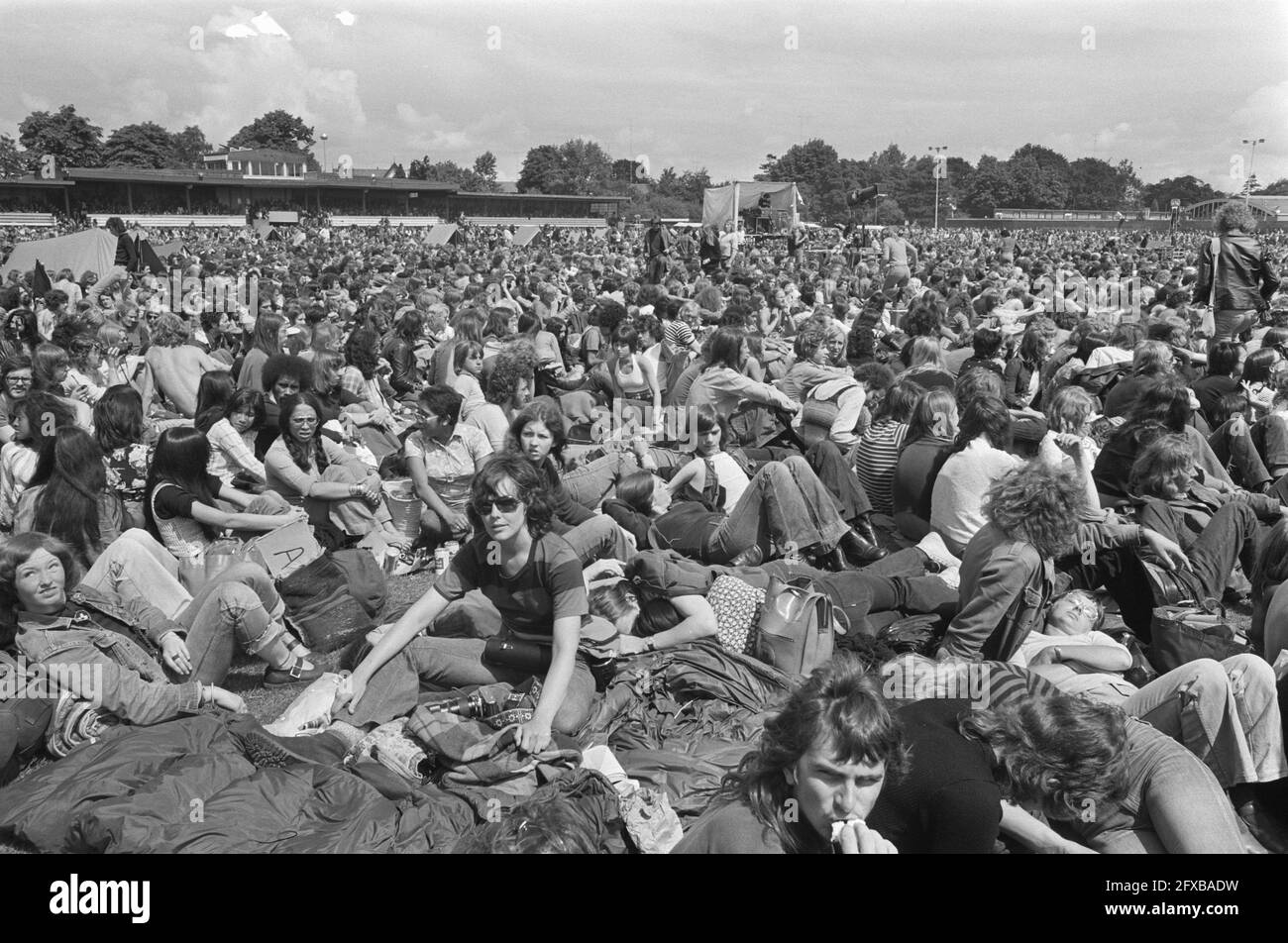 International Pop Festival in Hilversum; crowd of spectators seated on ...