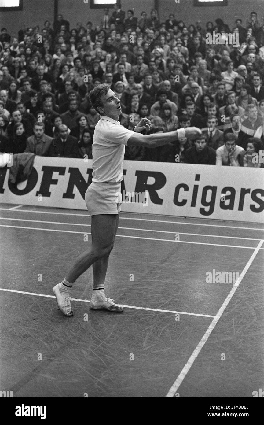 Badminton matches hi-res stock photography and images - Alamy