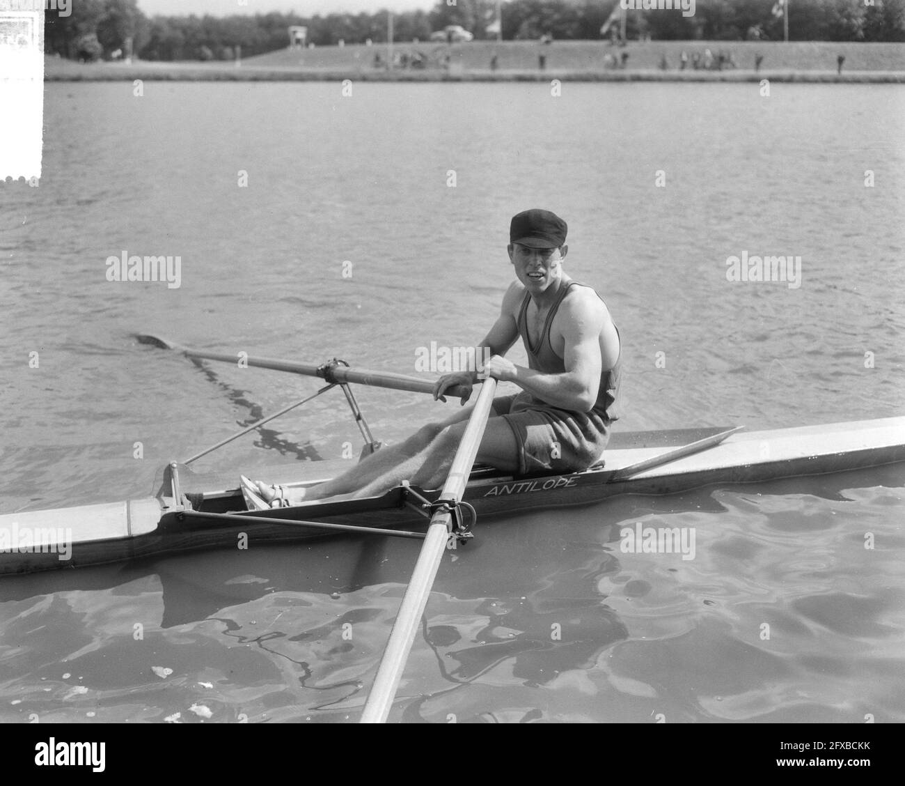 Main number skiff juniors hi-res stock photography and images - Alamy