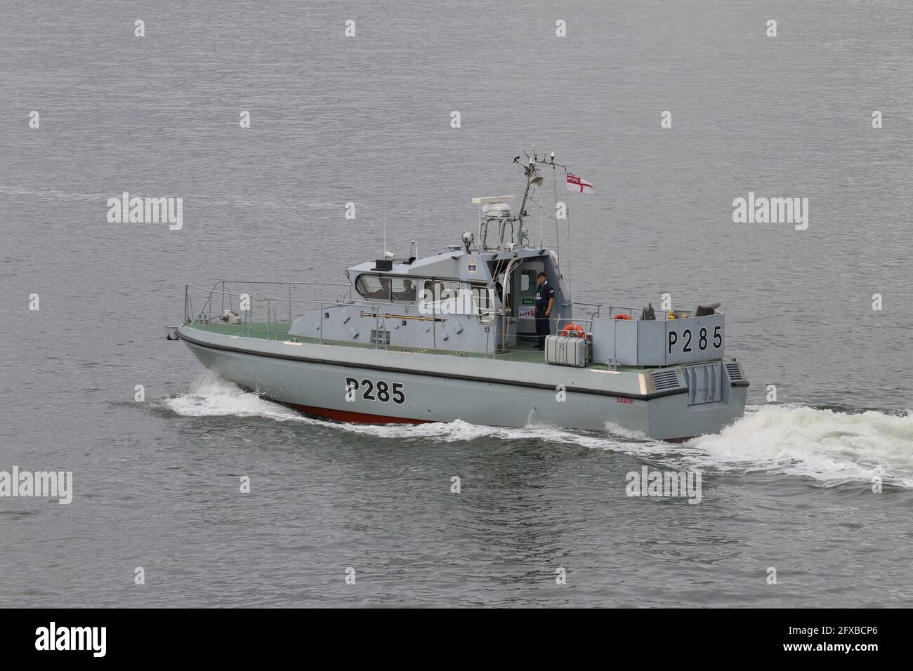 The Royal Navy Scimitar class patrol boat HMS SABRE (P285 Stock Photo ...
