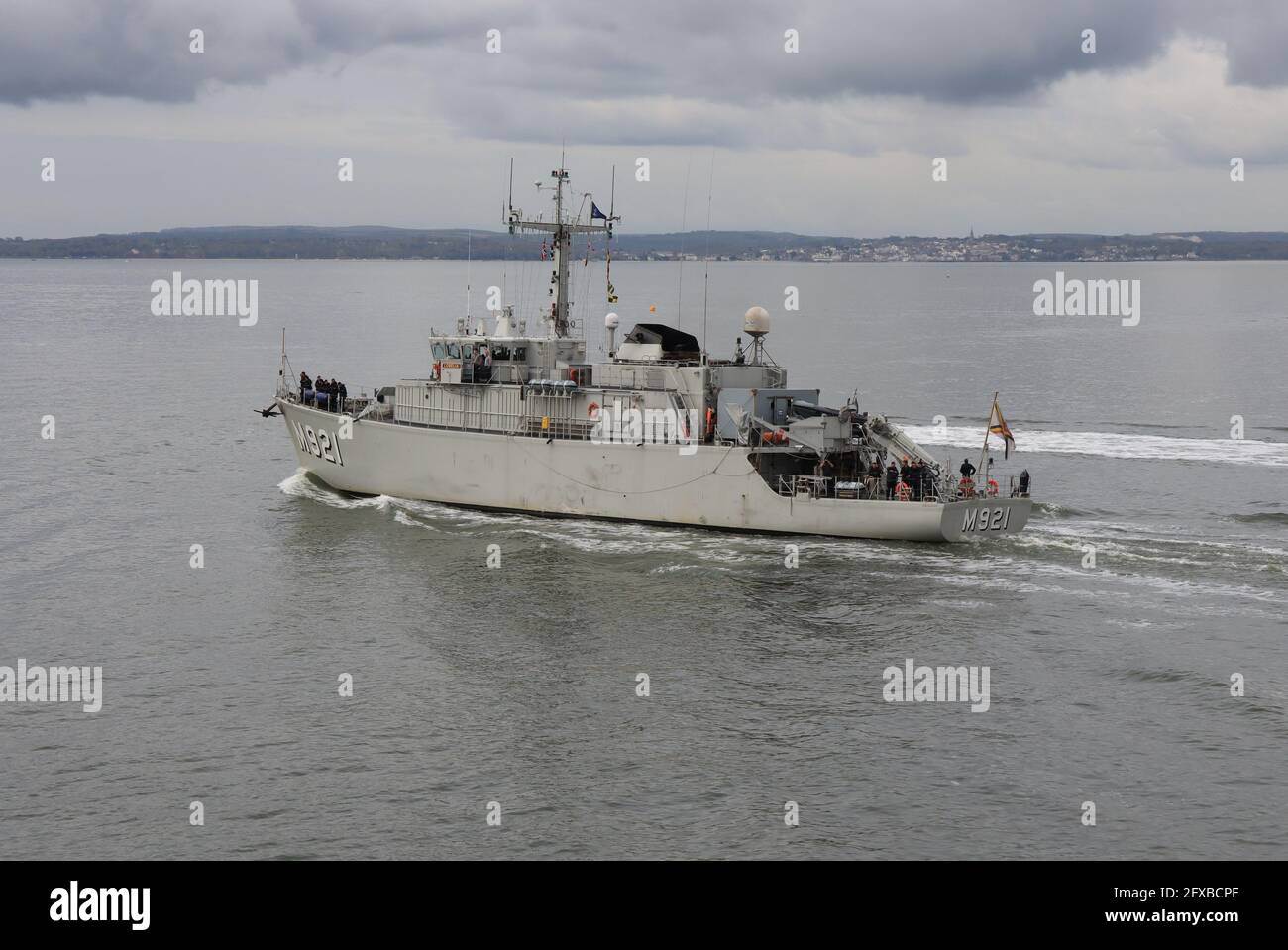 Solent isle of wight satellite hi-res stock photography and images - Alamy