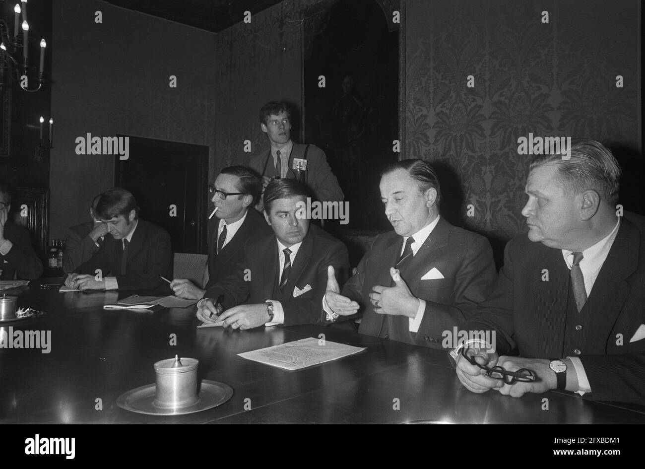 Government internal deliberation hi-res stock photography and images ...