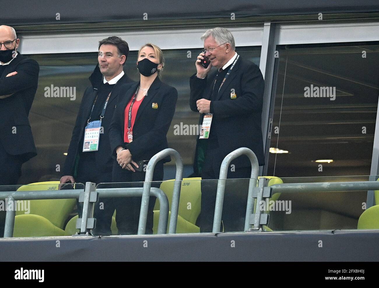 Former Manchester United manager Sir Alex Ferguson (right) in the ...
